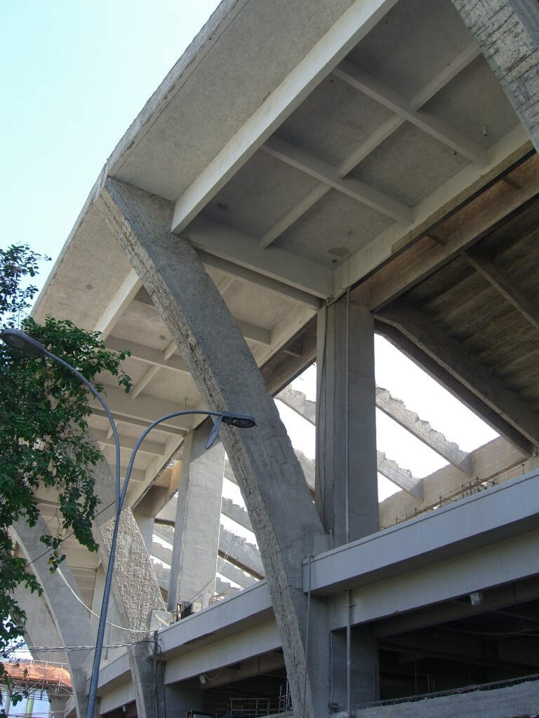 Beam reinforcement and column reinforcement - Maracanã Stadium - Rio de ...